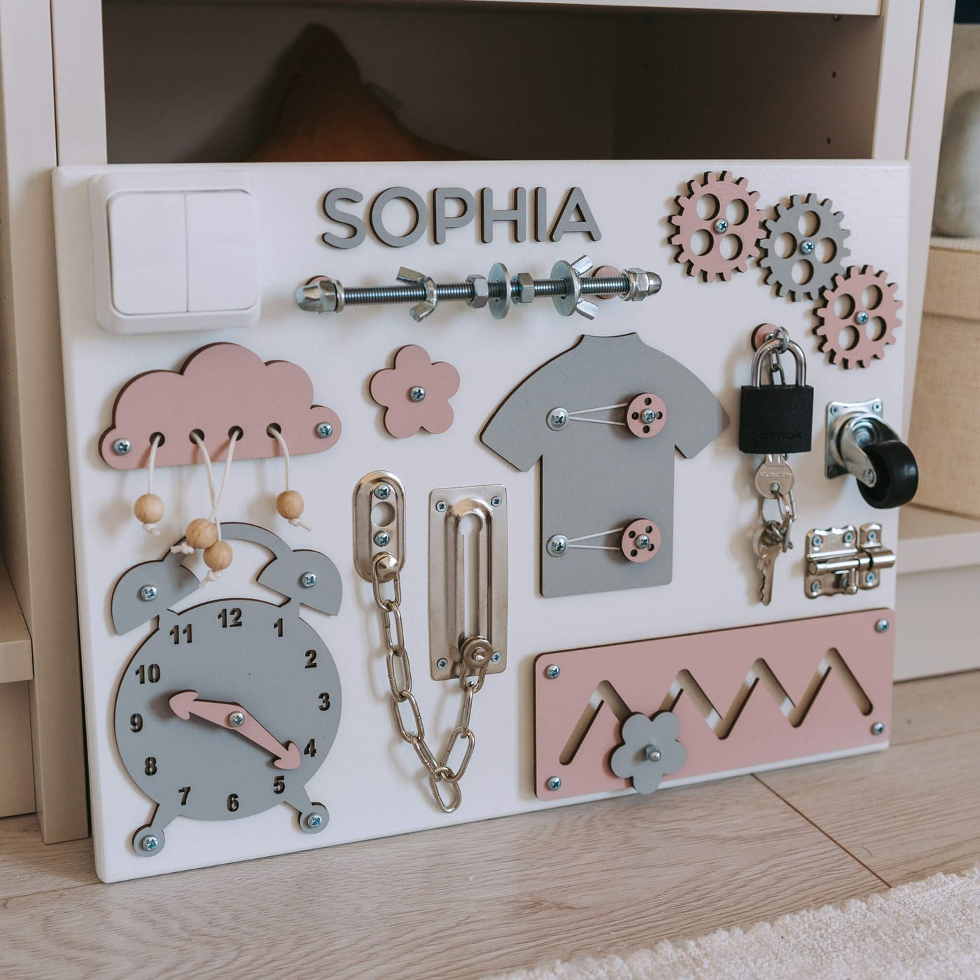 Montessori busy board for toddlers – Busybunnytoys