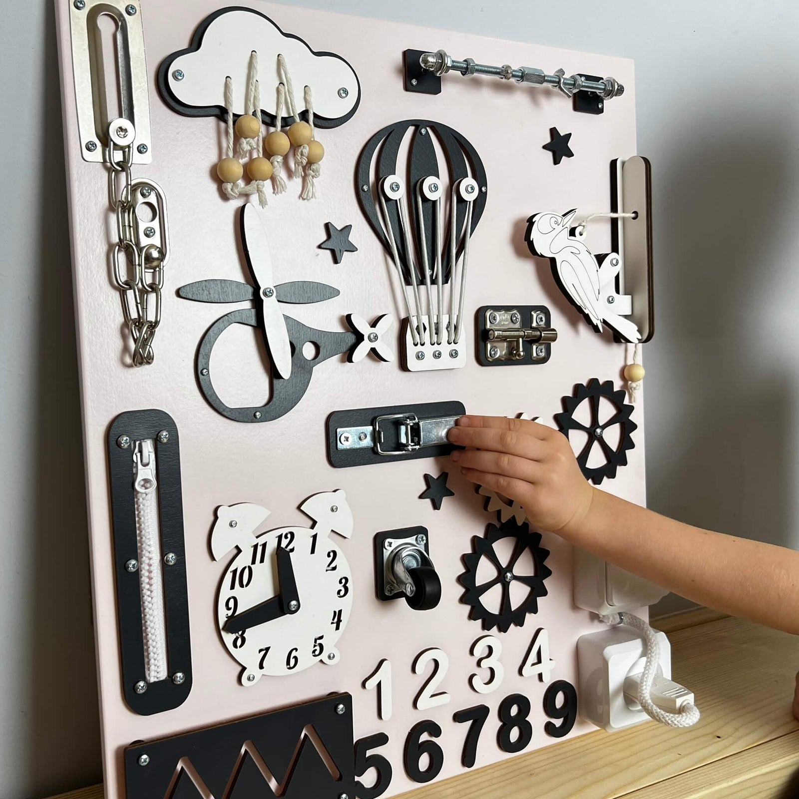 Montessori busy board for toddlers – Busybunnytoys