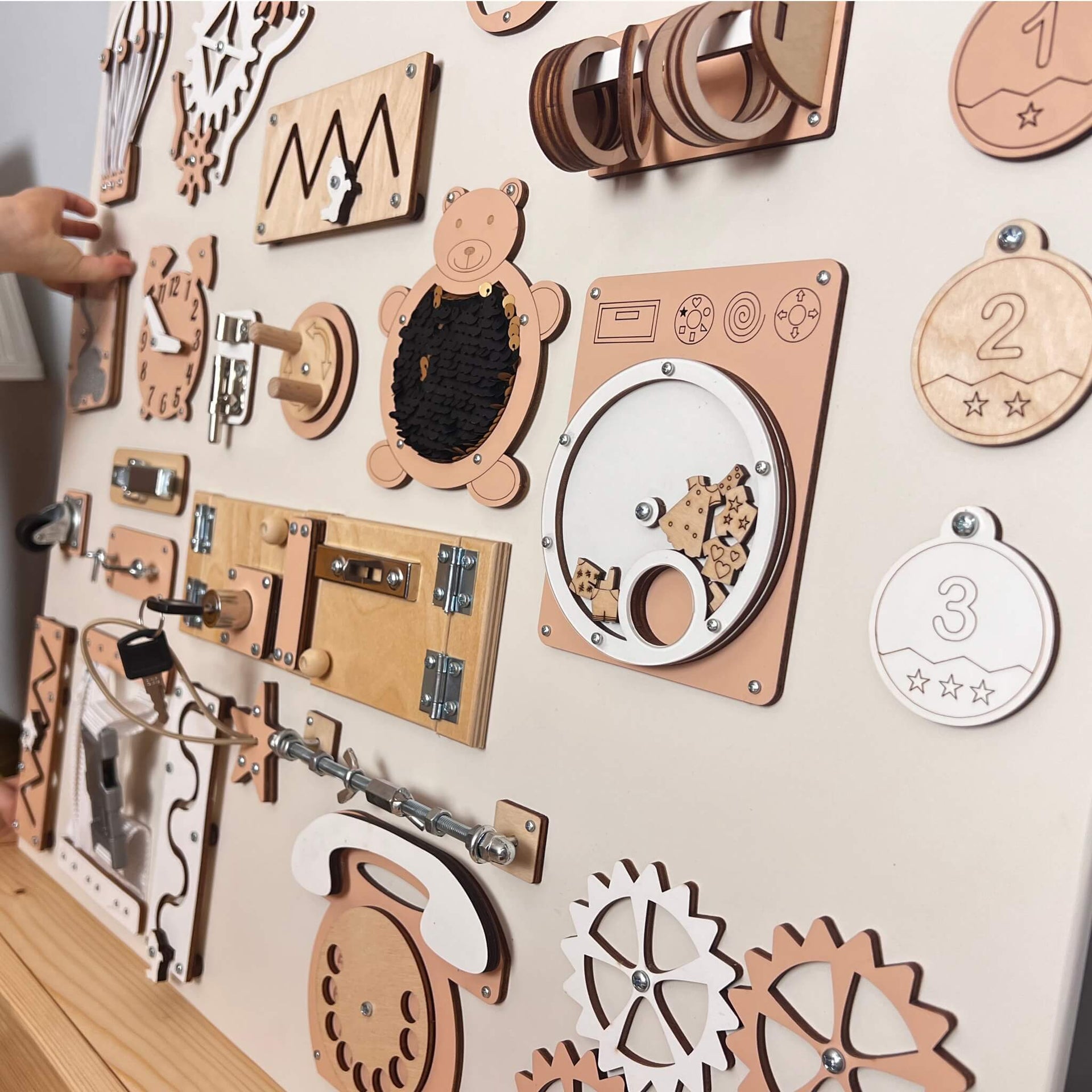 Montessori busy board for toddlers – Busybunnytoys