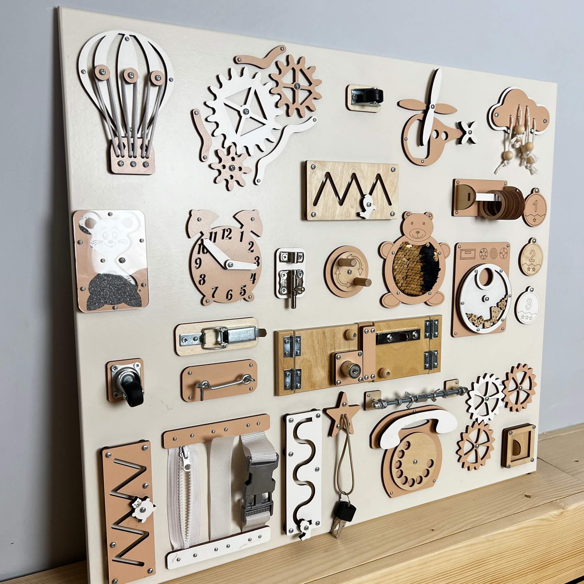 Montessori busy board for toddlers – Busybunnytoys